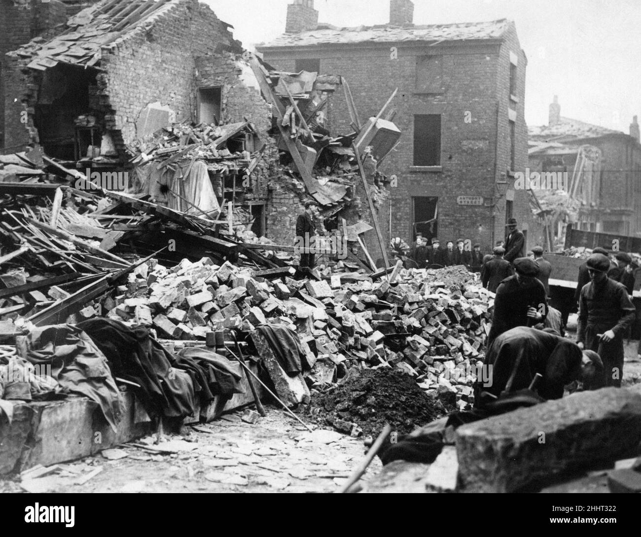Ww2 bombing on england hi-res stock photography and images - Alamy