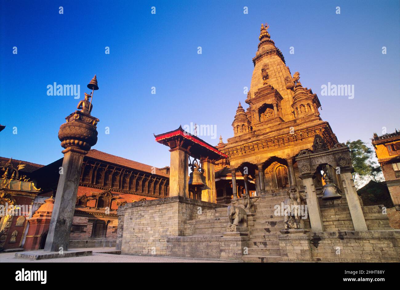 Bhaktapur temple hi-res stock photography and images - Alamy