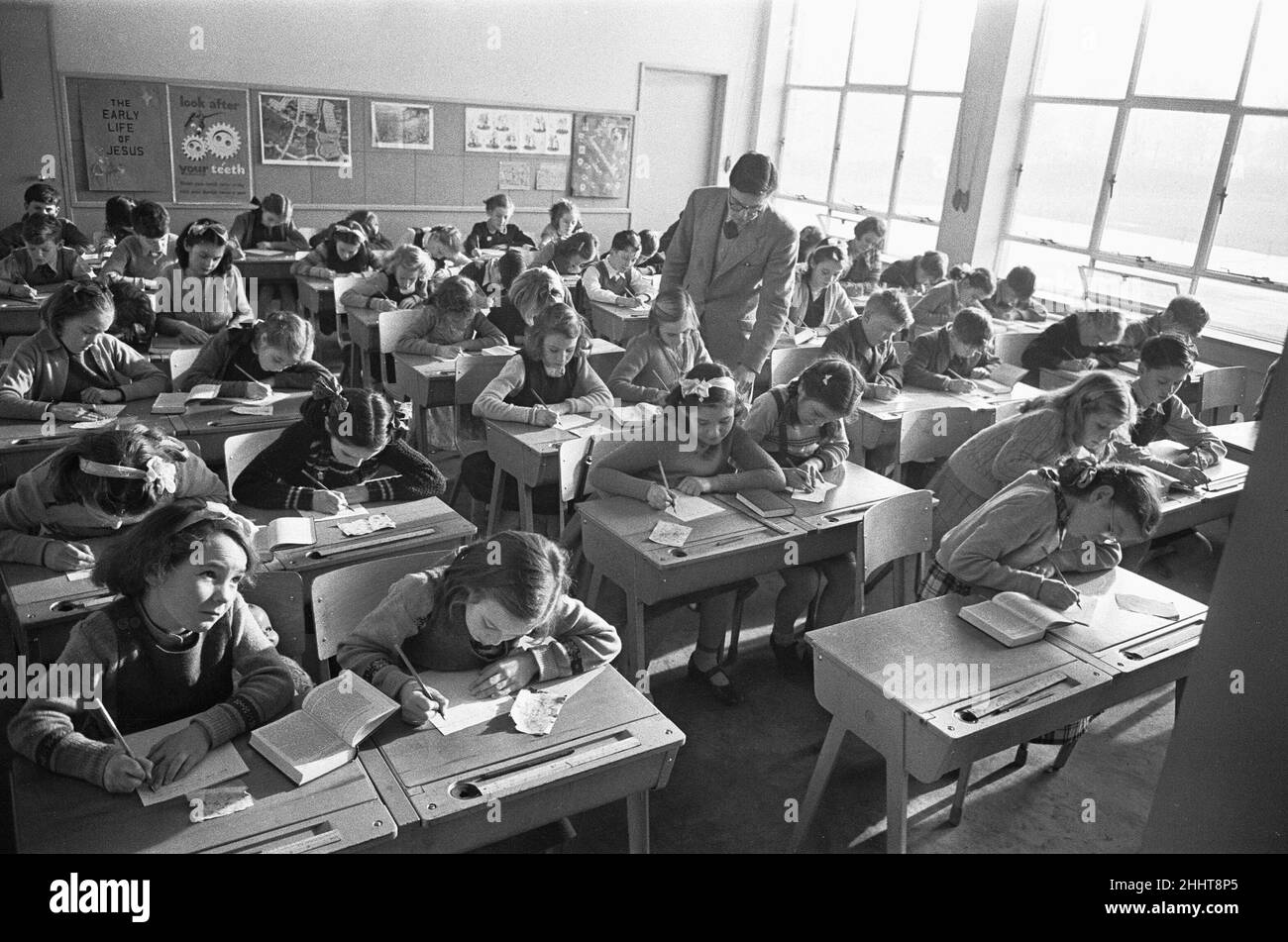 1950s primary school class hi-res stock photography and images - Alamy