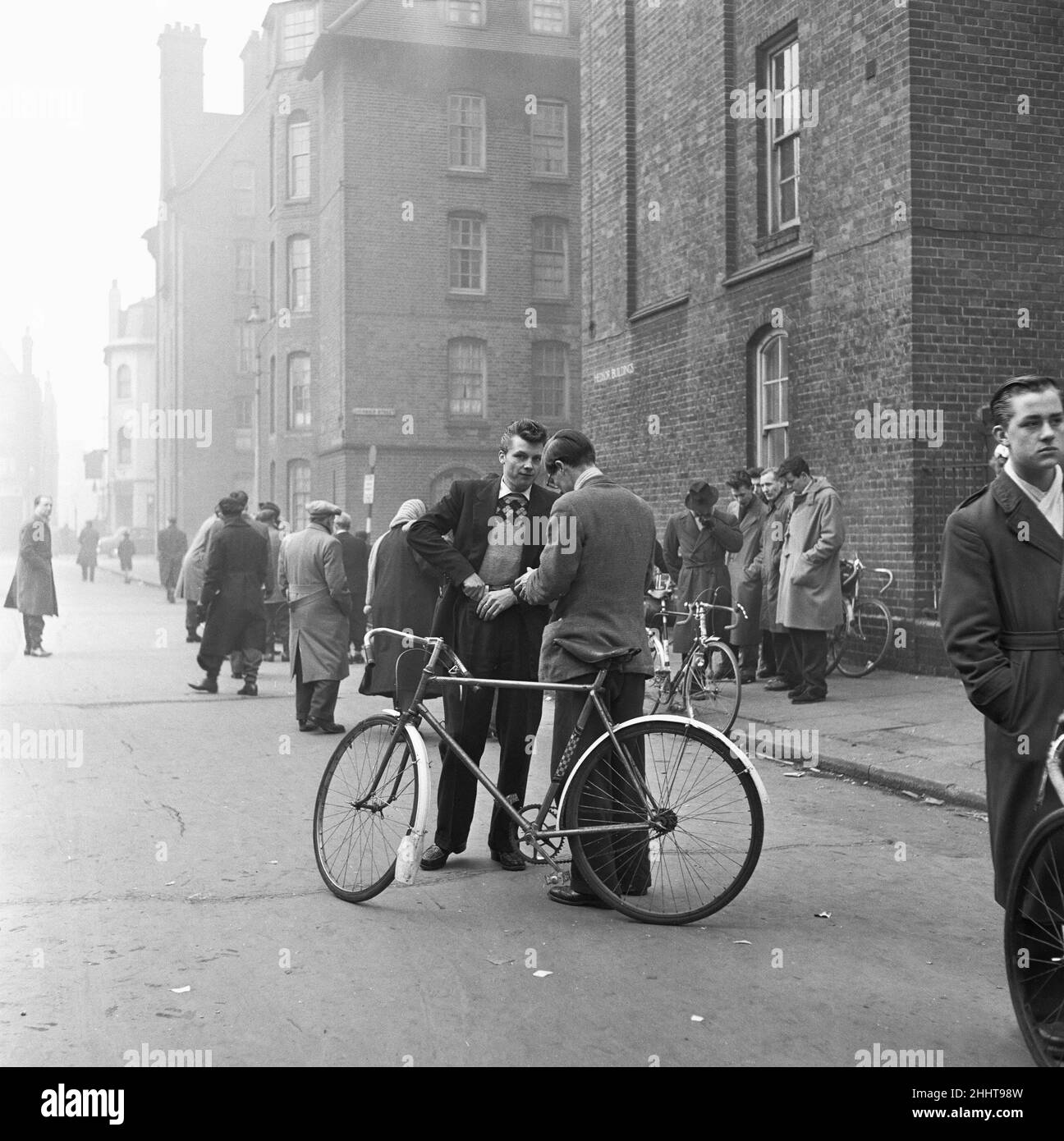 Cycles for sale at the flea market in Club Row, Bethnal Green, E1 ...