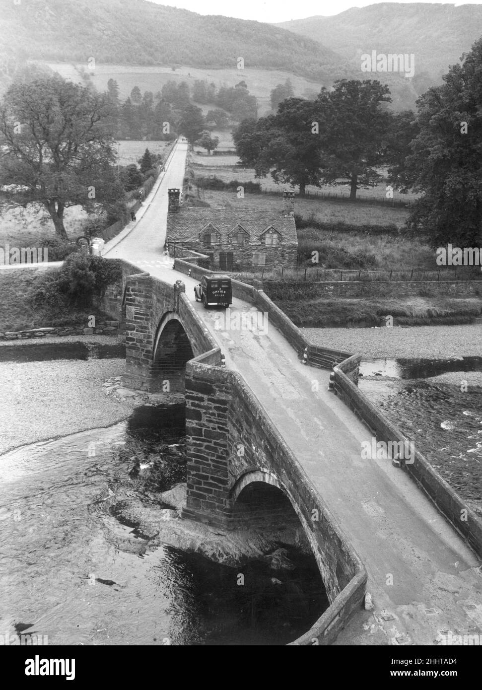 Llanrwst Bridge, An elegant 17th century stone bridge over the River ...