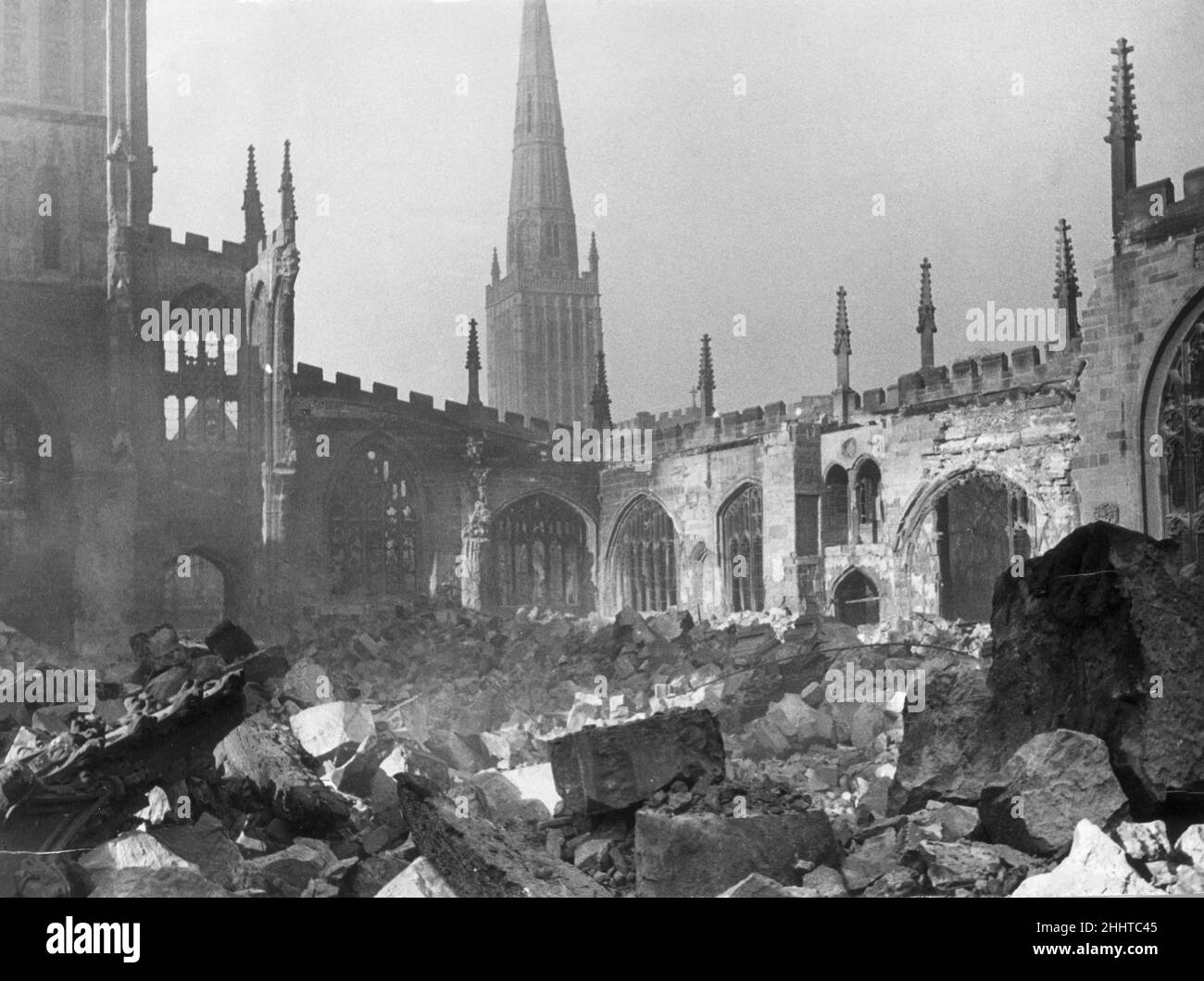 General view showing the ruins of Coventry Cathedral after it was ...