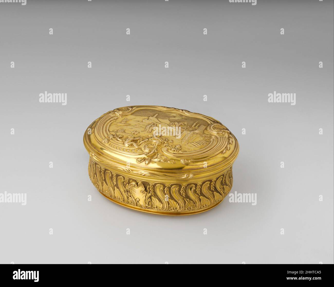 Snuffbox 1736–37 Jean Ducrollay The basic design of snuffboxes was to a ...