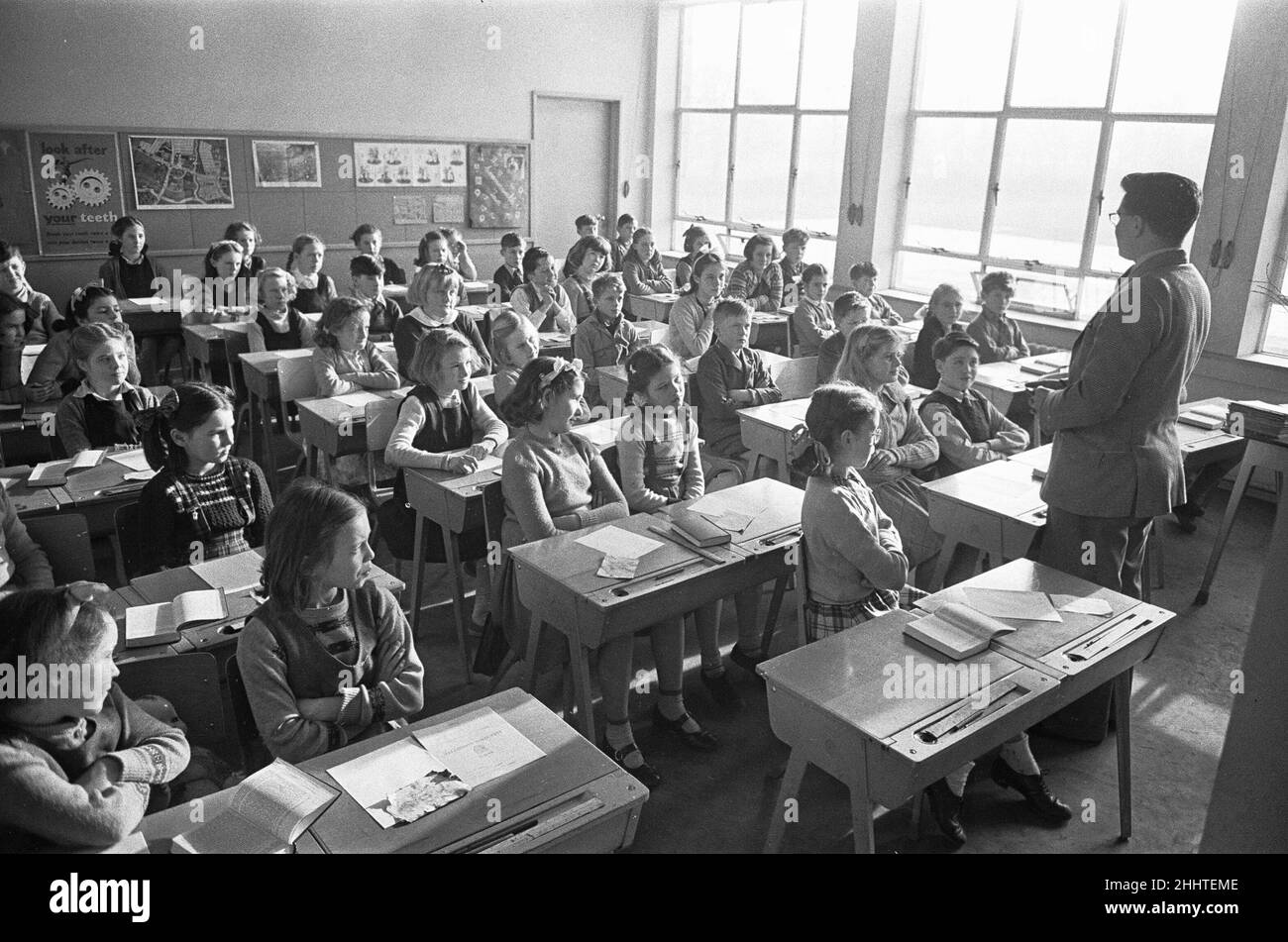 Overcrowded classroom Black and White Stock Photos & Images - Alamy
