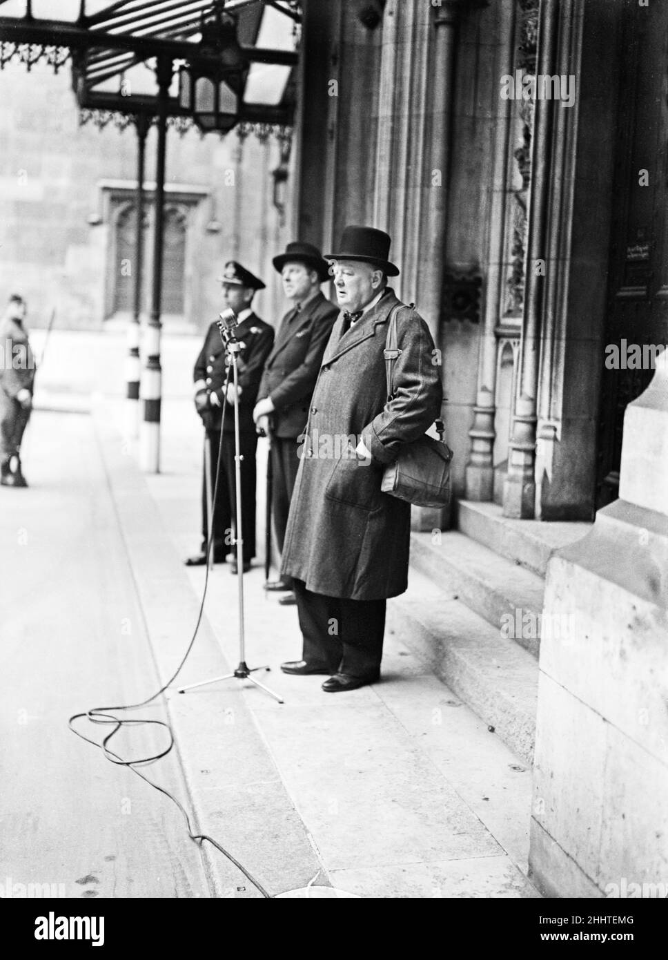 Winston churchill during the second world war hi-res stock photography ...
