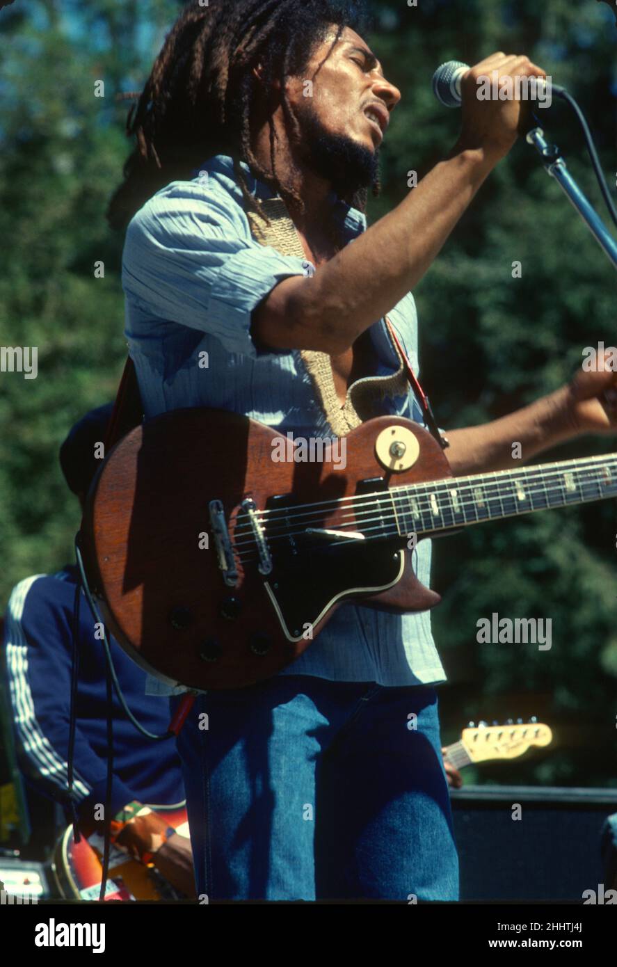 Bob marley 1976 hi-res stock photography and images - Alamy