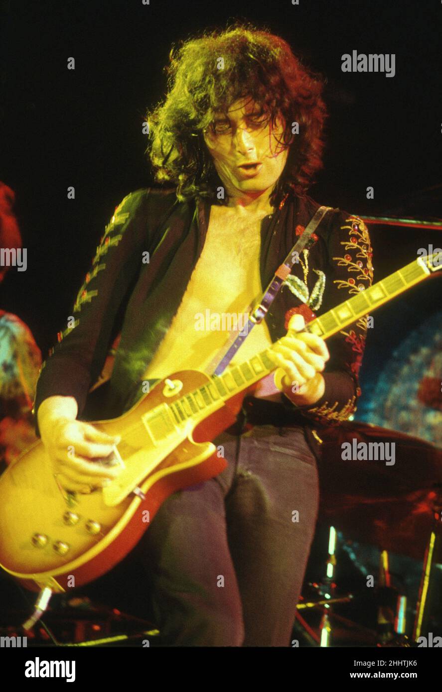 Jimmy page led zeppelin 1977 hi-res stock photography and images - Alamy
