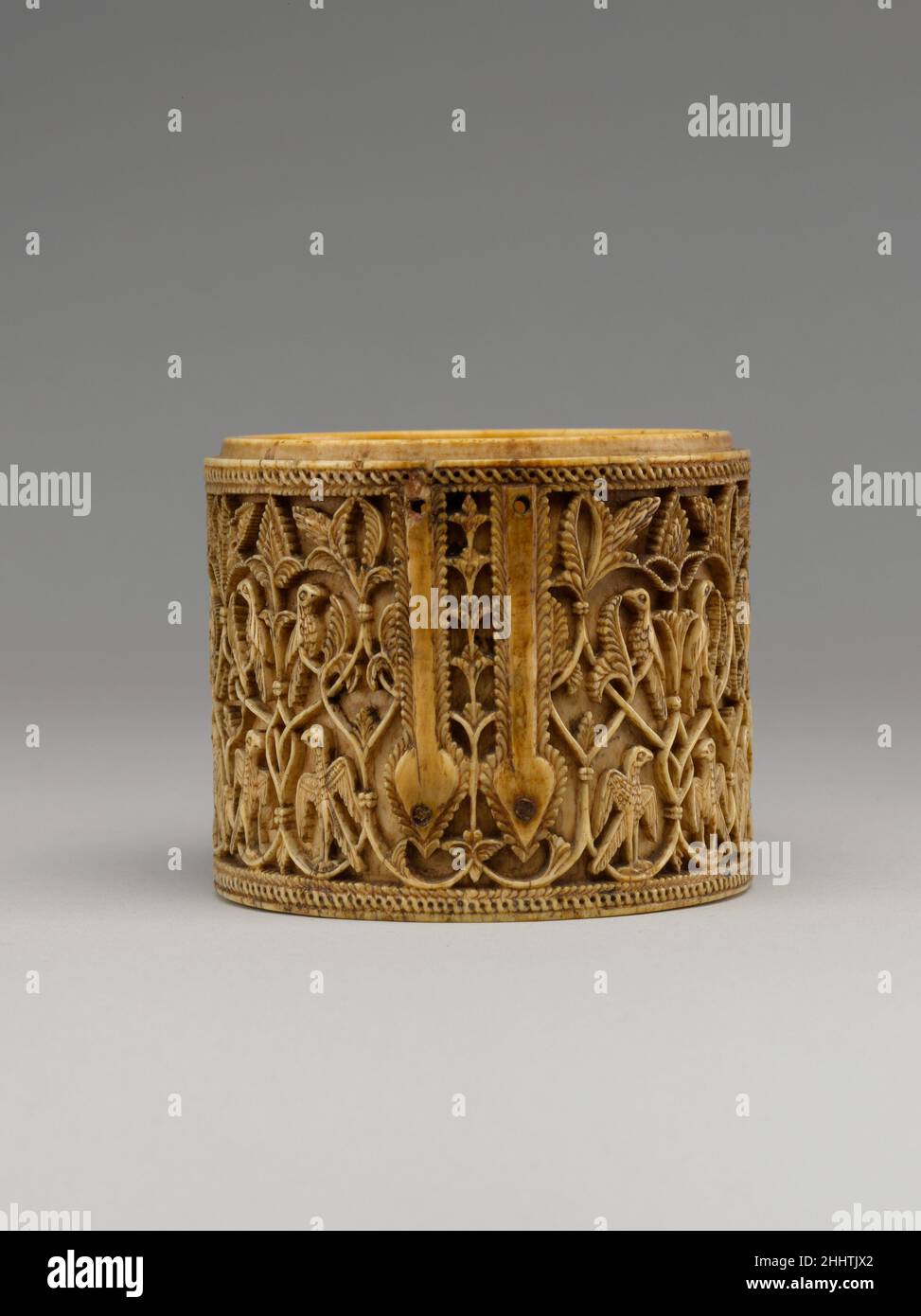 Cylindrical Box (Pyxis) 10th century Late Antique and Byzantine pyxides ...