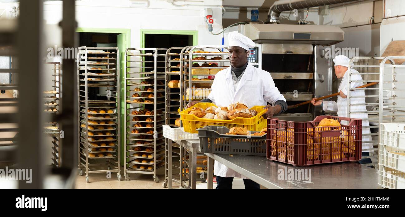 Baker african american male hi-res stock photography and images - Alamy