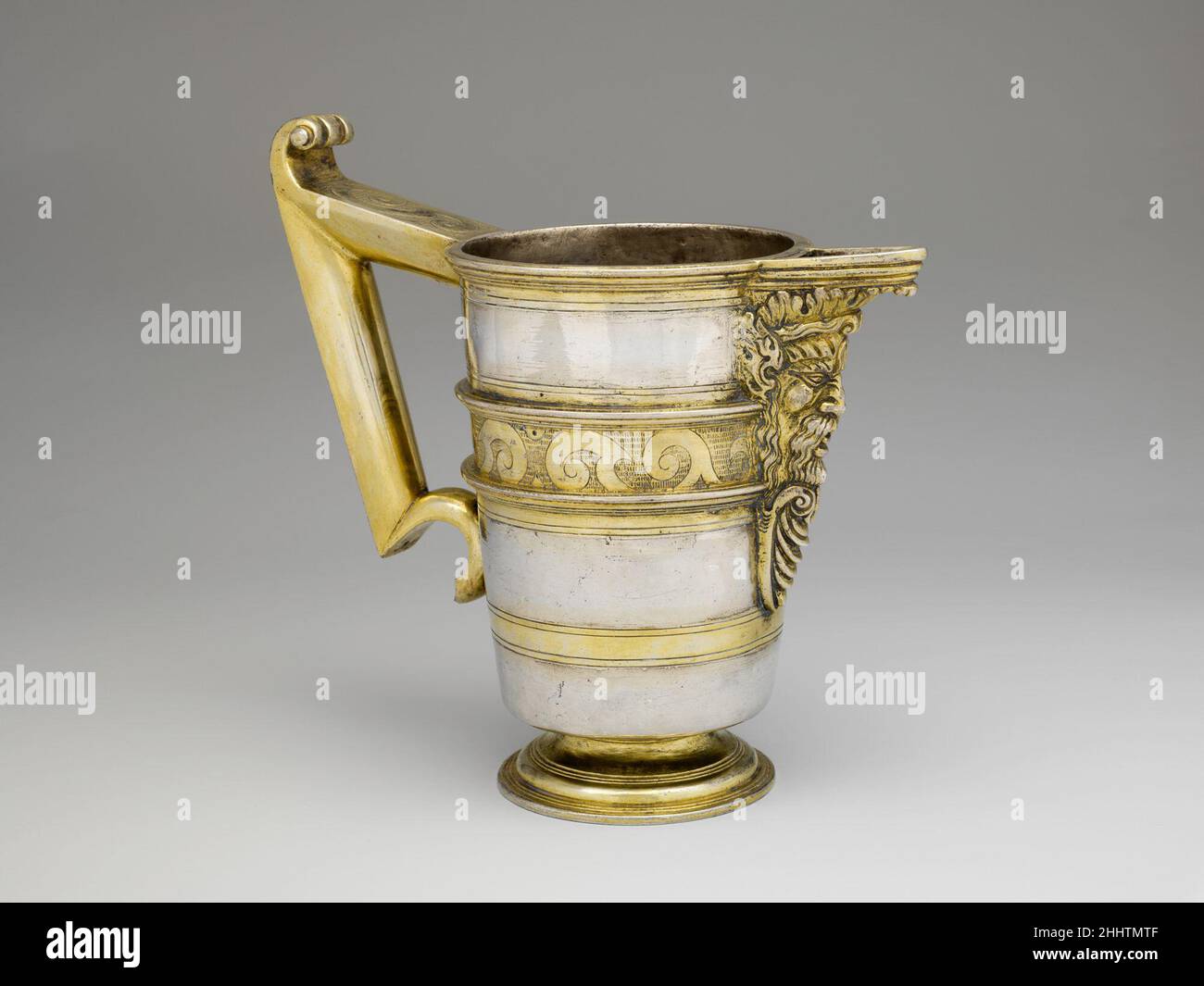 Hand washing tables hi-res stock photography and images - Alamy