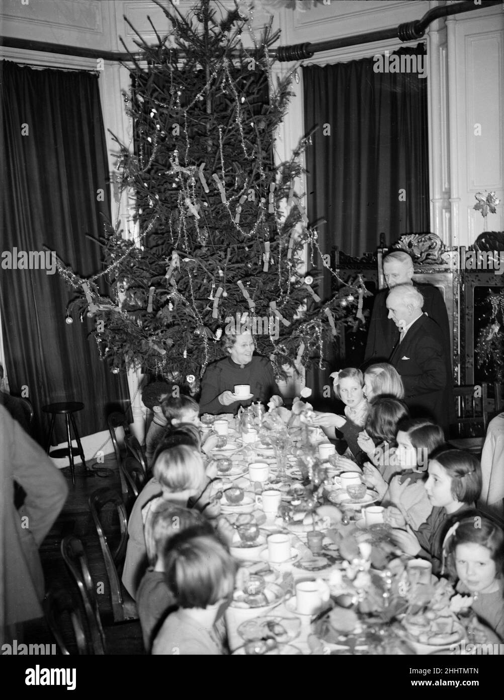 Children of St Roedean School, Brighton, evacuated to Keswick, acting ...