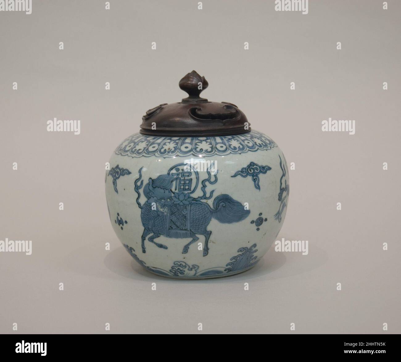 Jar with mythical creatures 16th century China. Jar with mythical ...