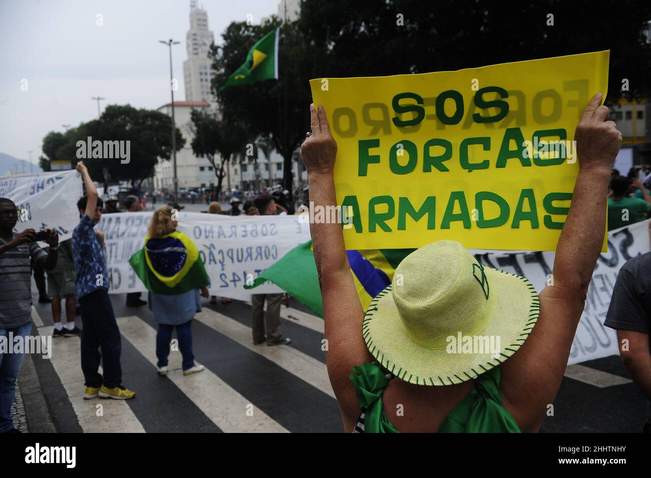 Anti government protest in brazil hi-res stock photography and images ...