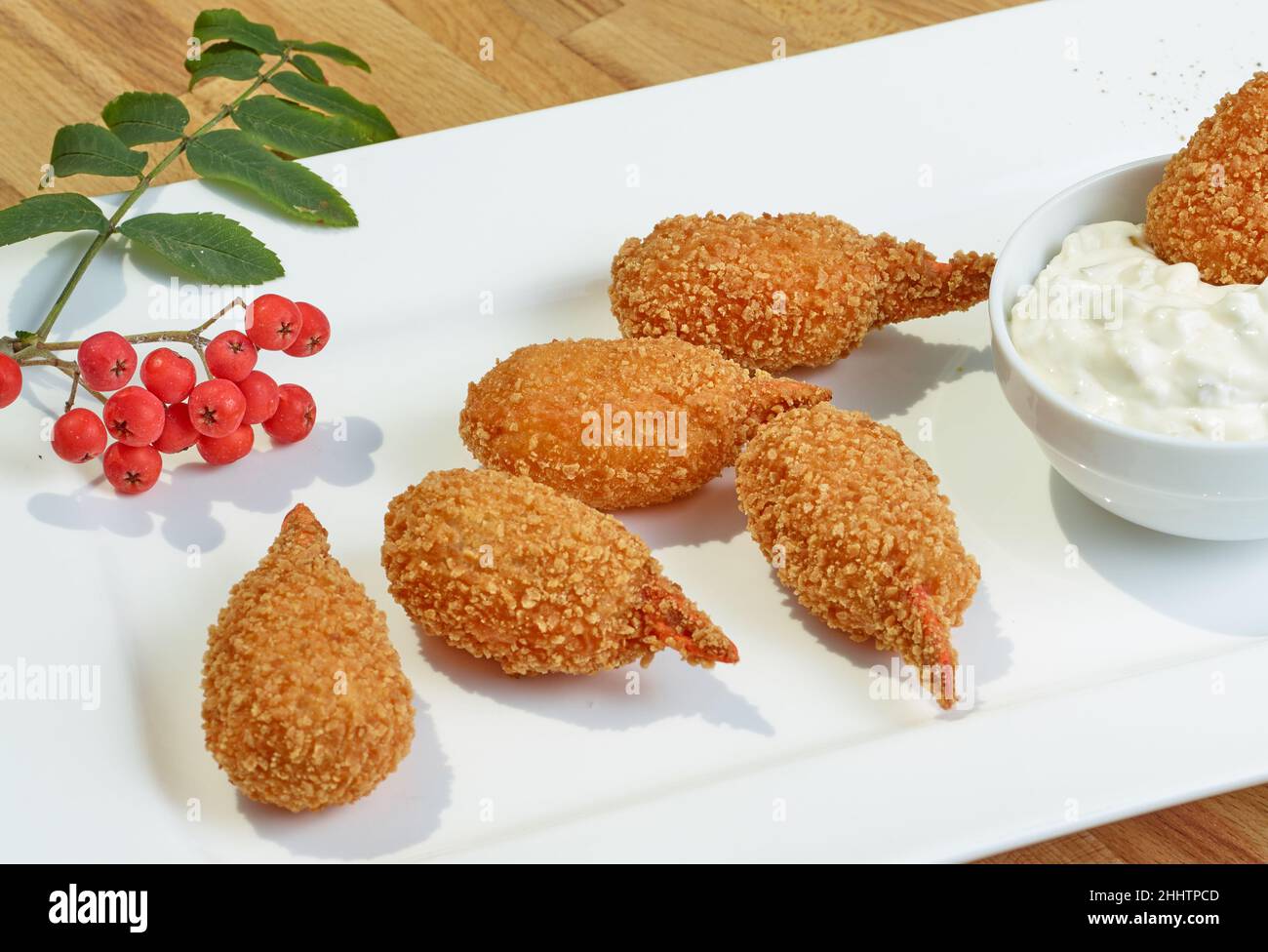 Raw crab claws hi-res stock photography and images - Alamy