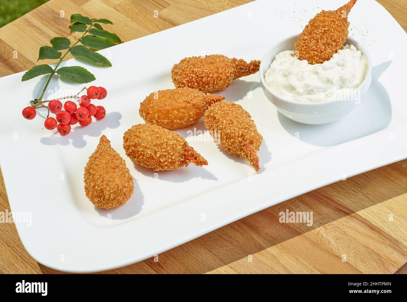 Raw crab claws hi-res stock photography and images - Alamy