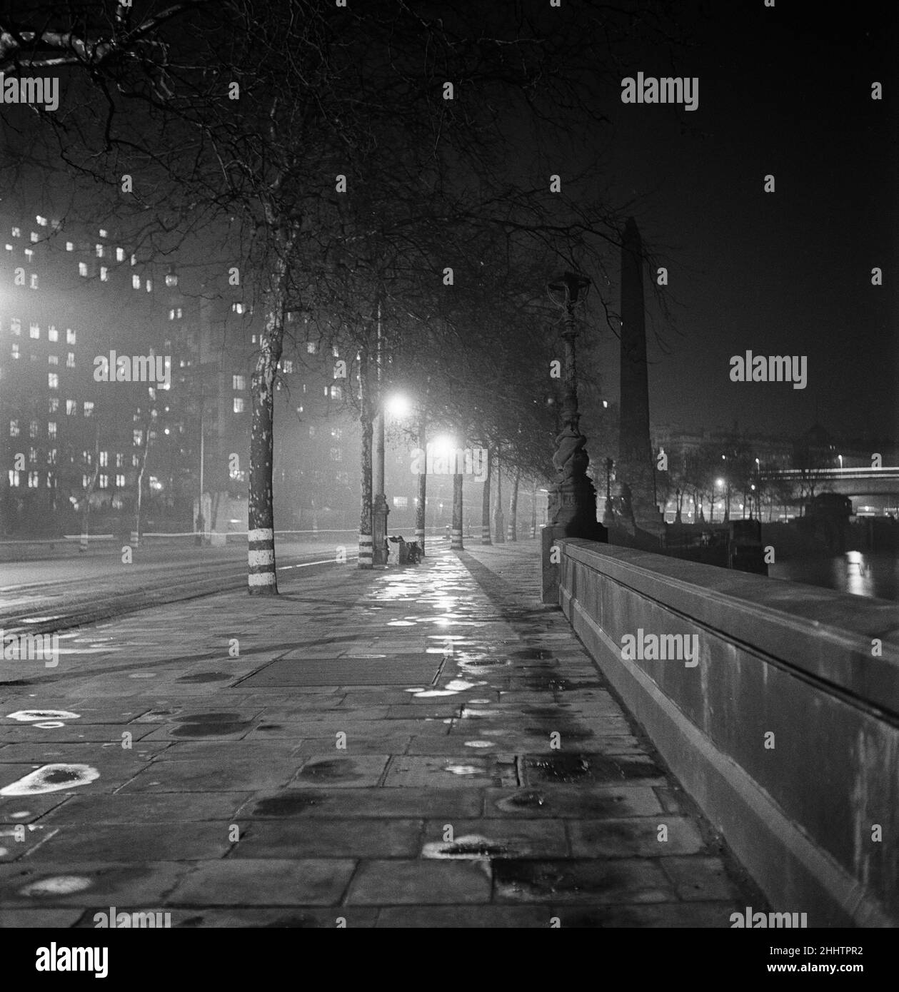 London Embankment at night. Circa 1955 Stock Photo - Alamy