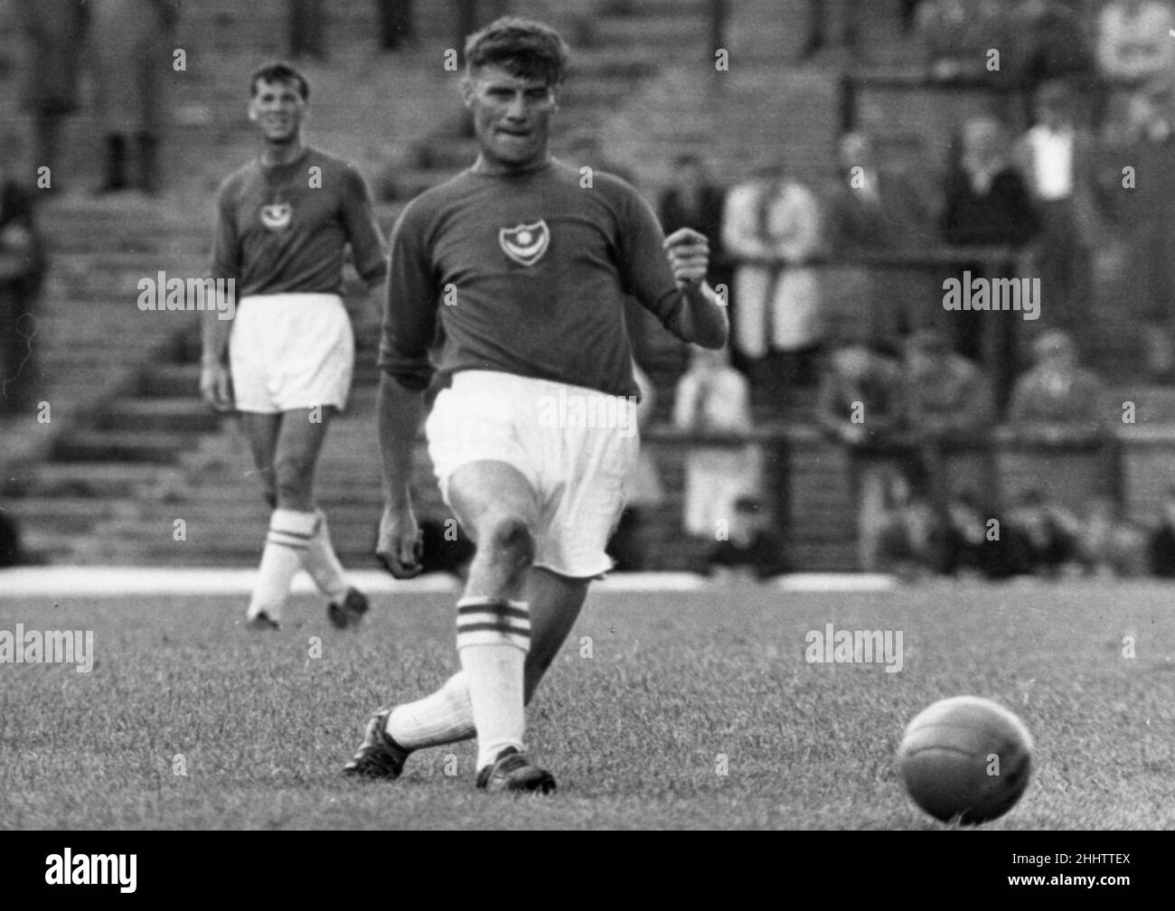 Jimmy Dickinson Portsmouth football player 1946-1965, Jimmy Dickinson ...