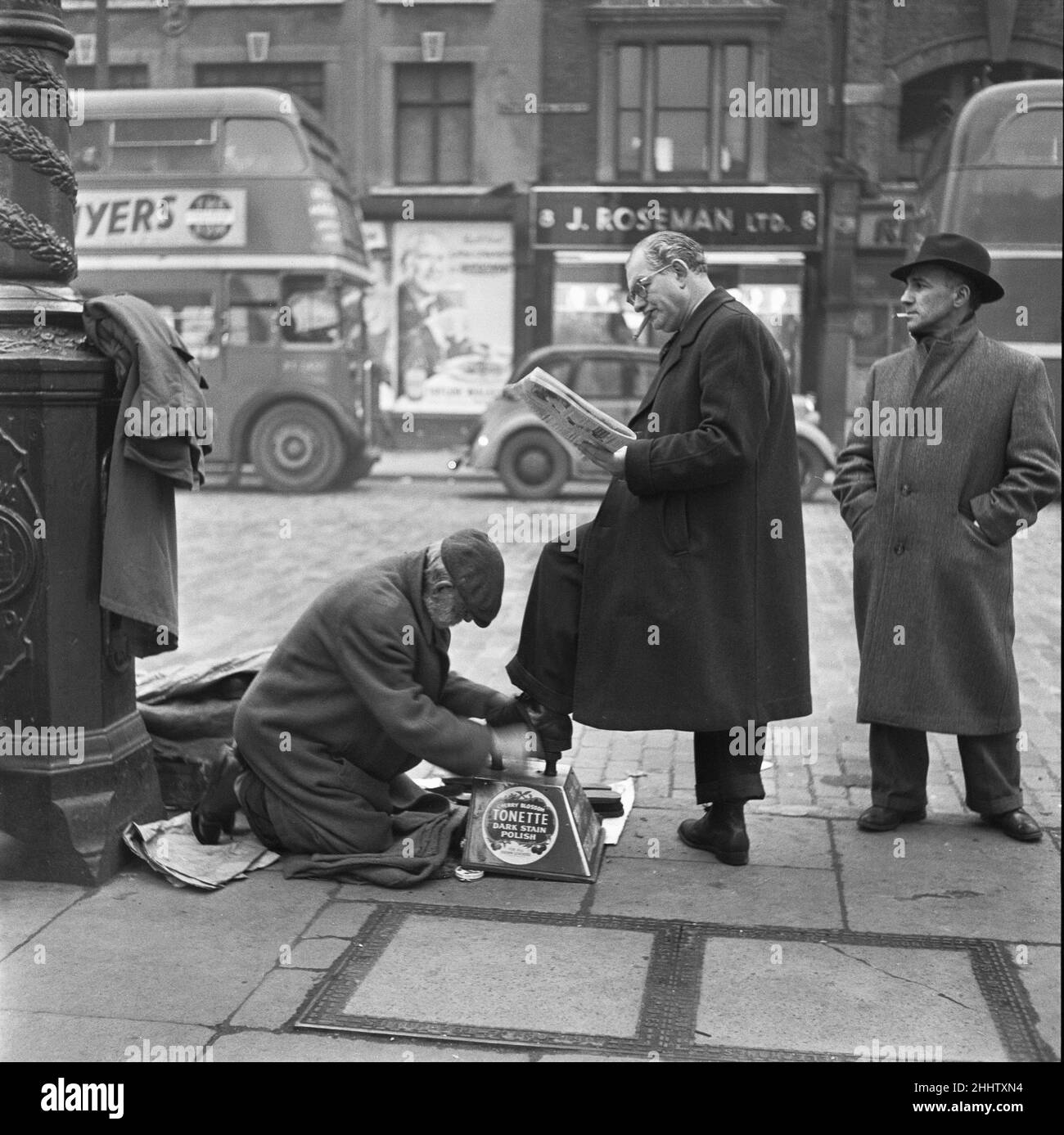 Whitechapel high street london Black and White Stock Photos & Images ...