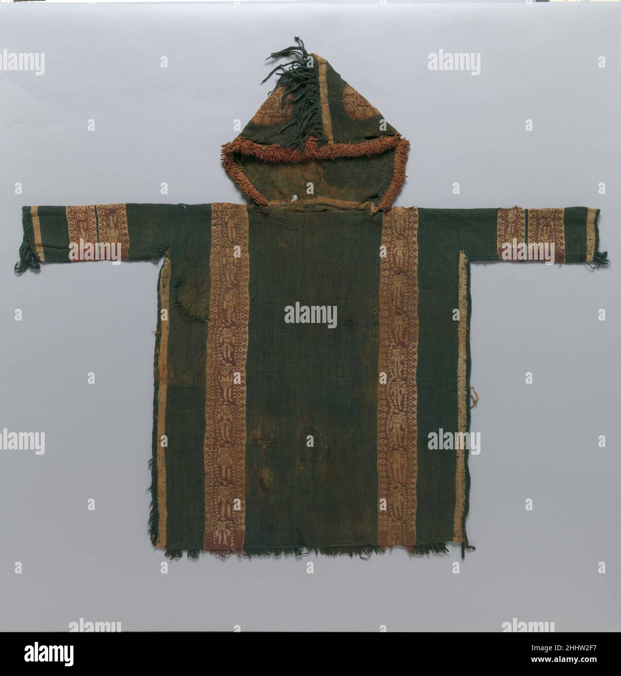 Hooded tunics hi-res stock photography and images - Alamy