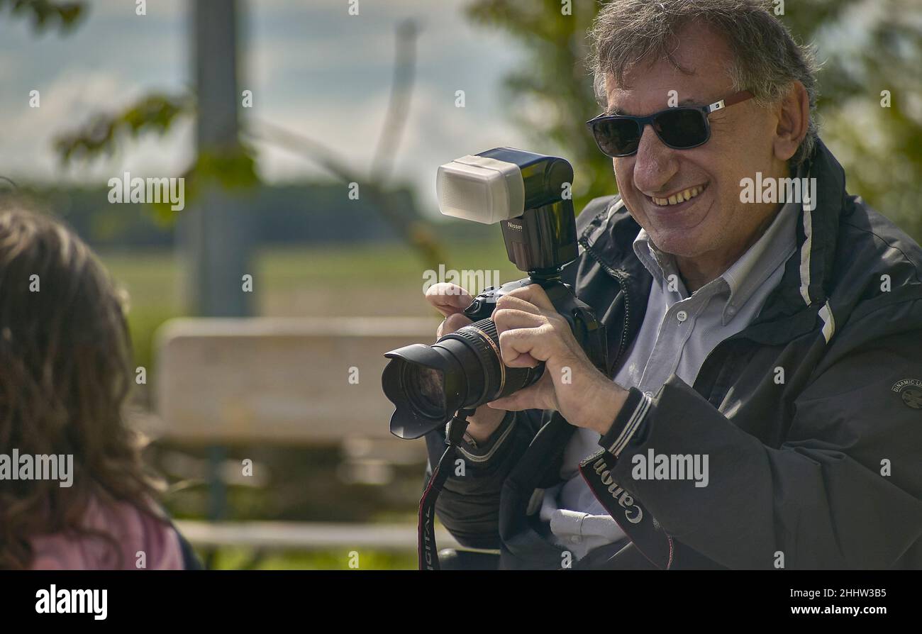 Reportage photographer hi-res stock photography and images - Alamy