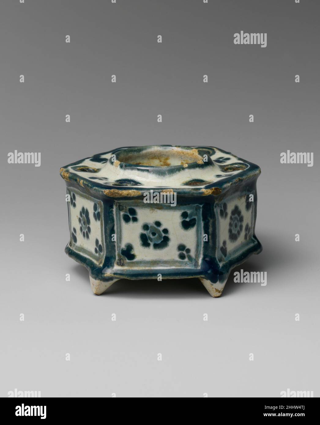 Inkwell artifact hi-res stock photography and images - Alamy