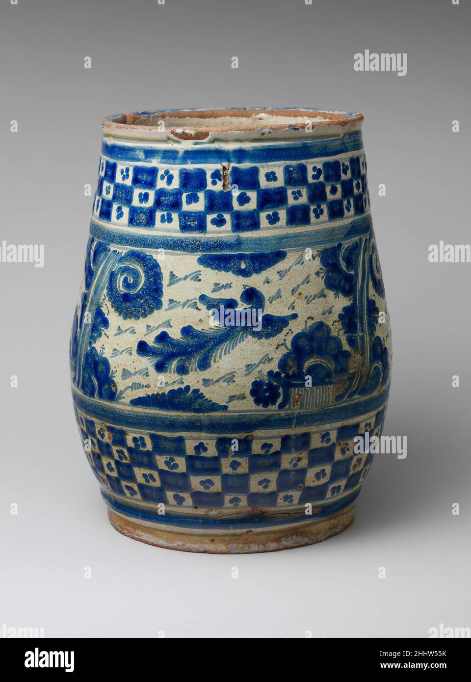 Colonial barrel storage hi-res stock photography and images - Alamy