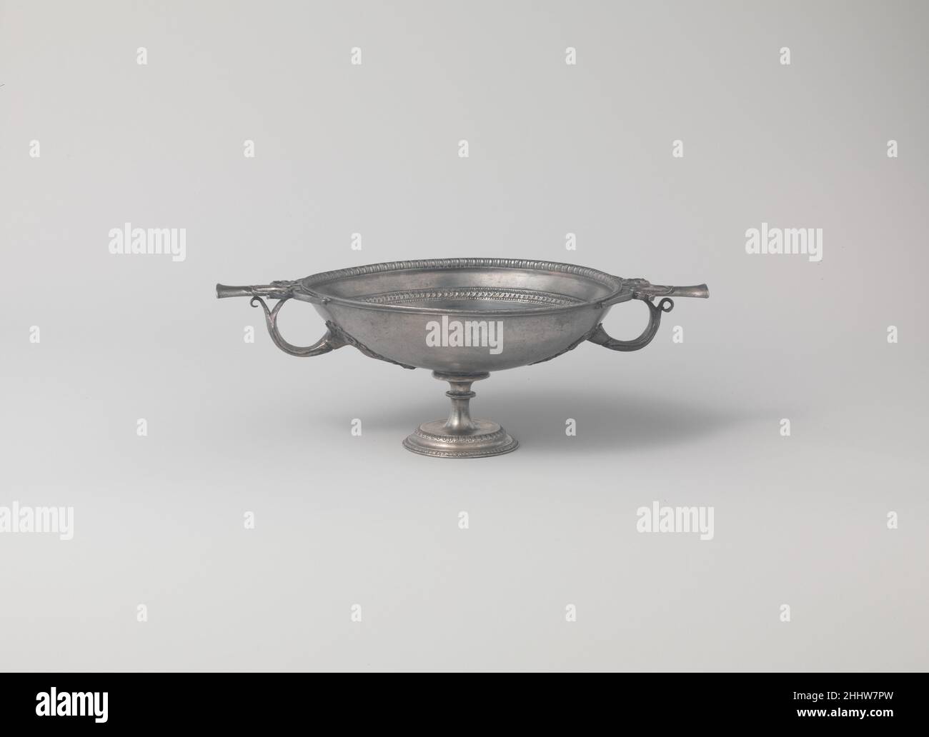 Silver cup roman hi-res stock photography and images - Alamy