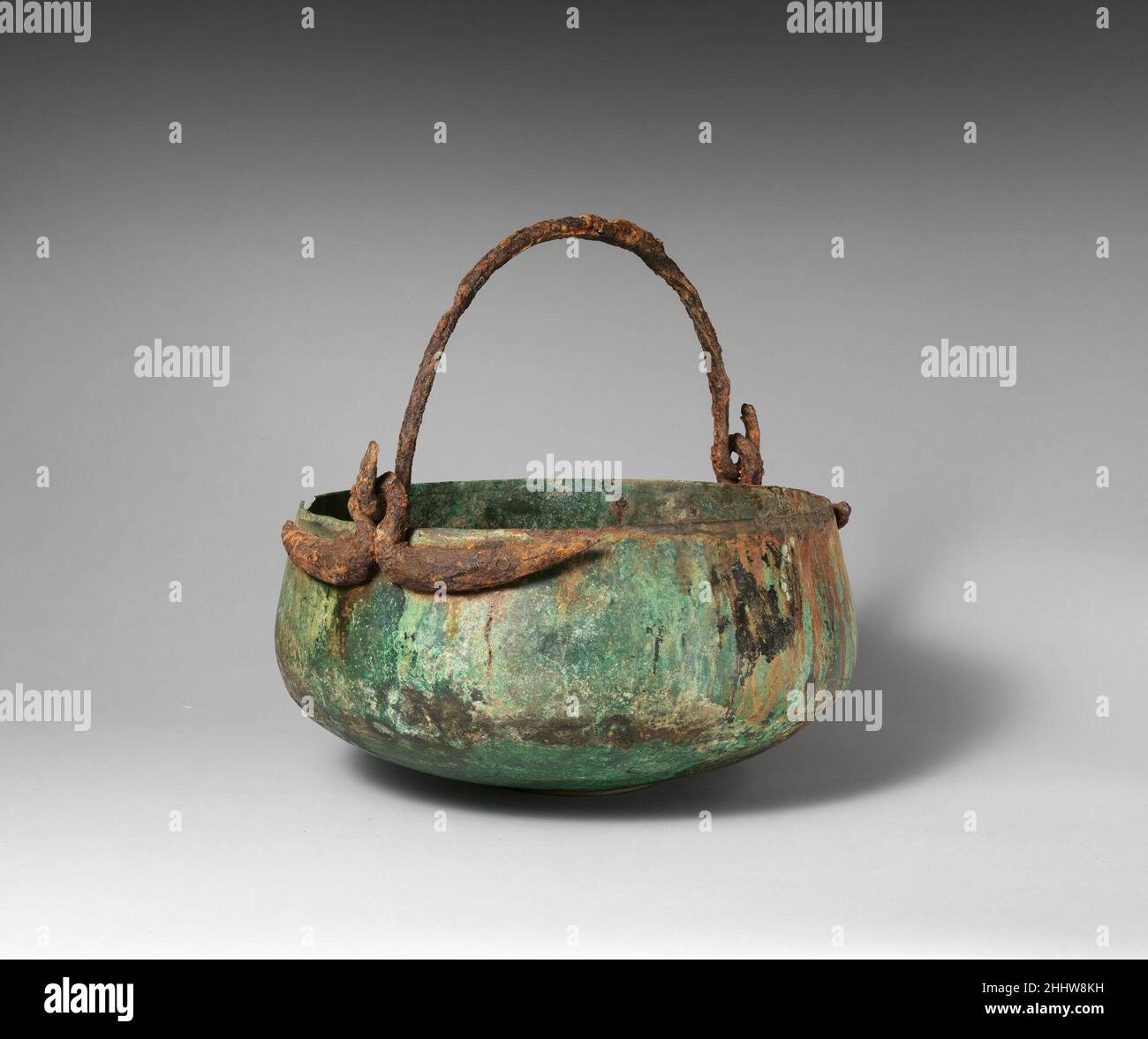 Bronze cauldrons hi-res stock photography and images - Alamy