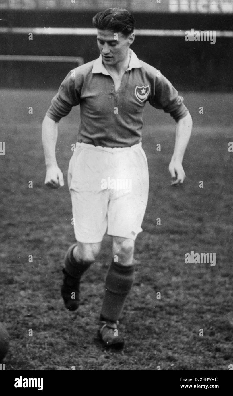 Jimmy Dickinson Portsmouth football player 1946-1965, Jimmy Dickinson ...