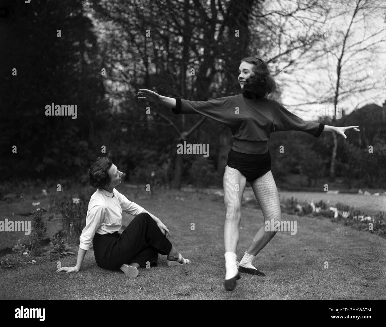Actress Julie Andrews learning to Ballet dance. 12th April 1954 Stock ...