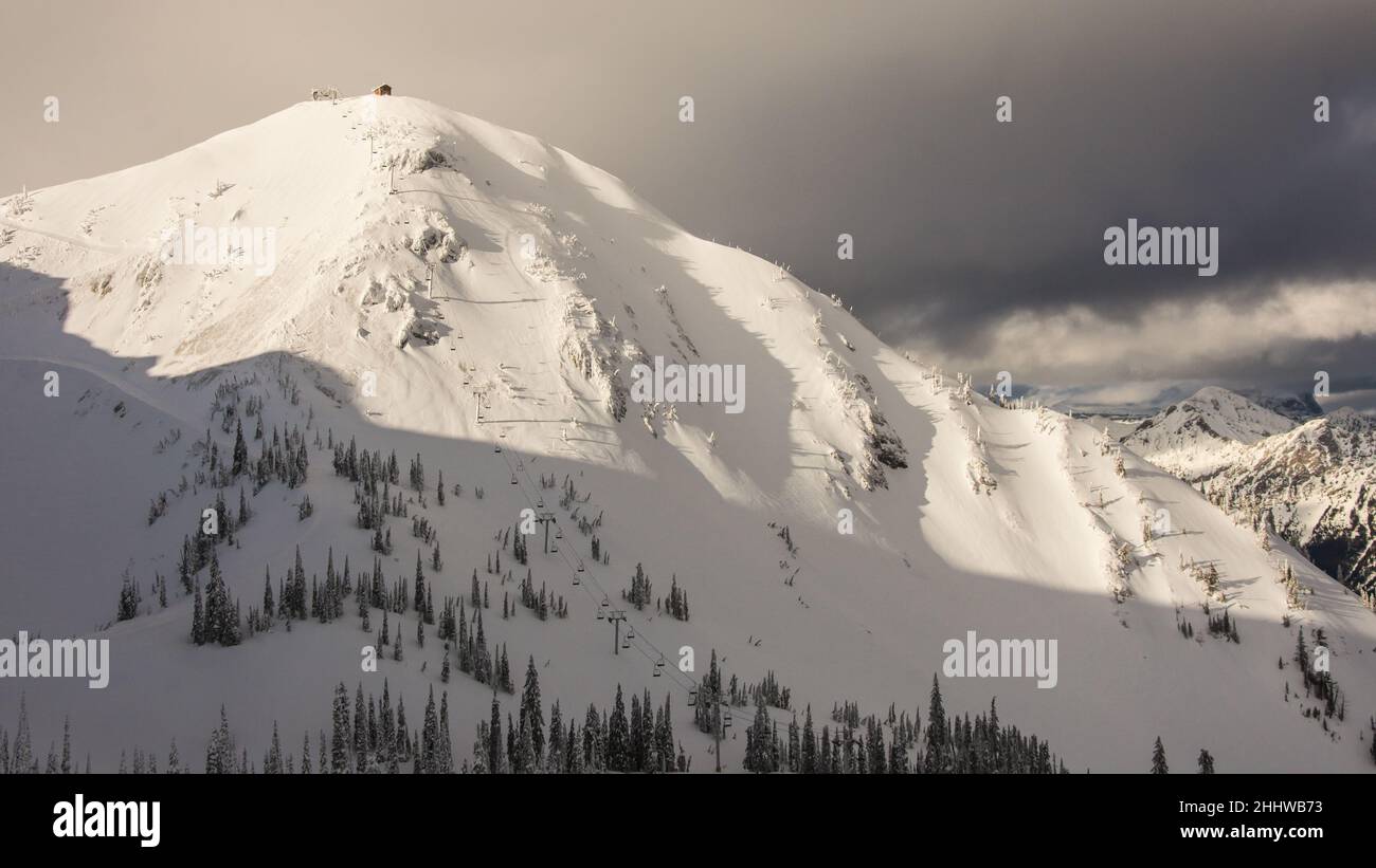 Alpine landscape with mountains hi-res stock photography and images - Alamy