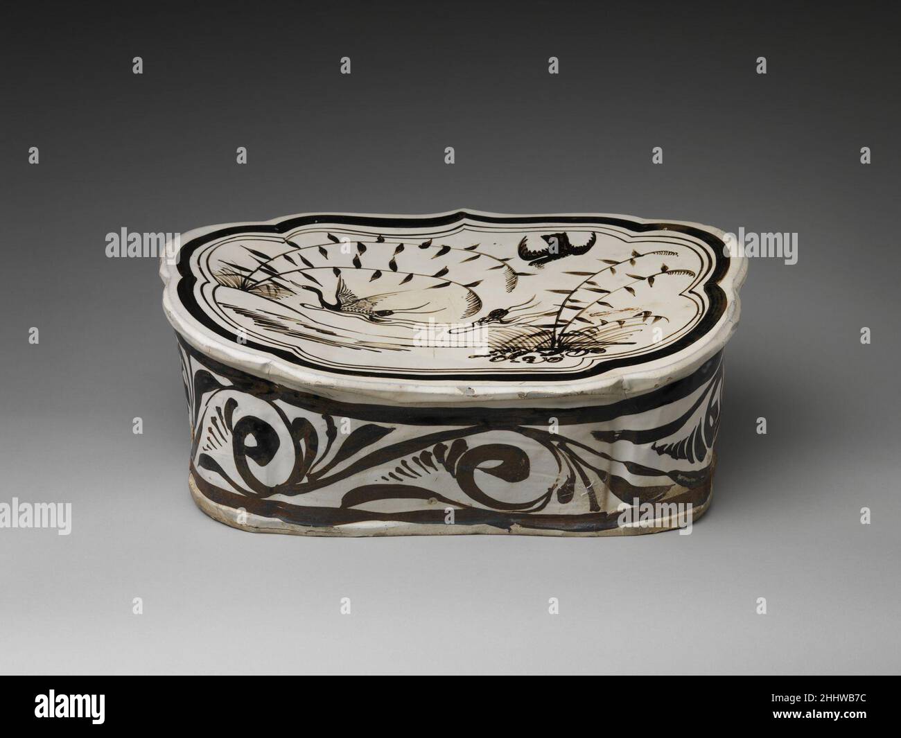 Swan motif hi-res stock photography and images - Alamy