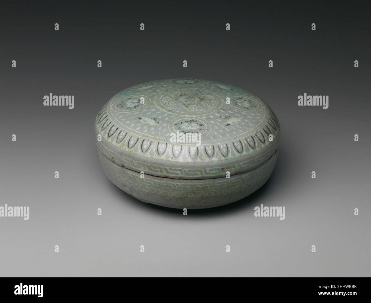 Celadon boxes hi-res stock photography and images - Alamy