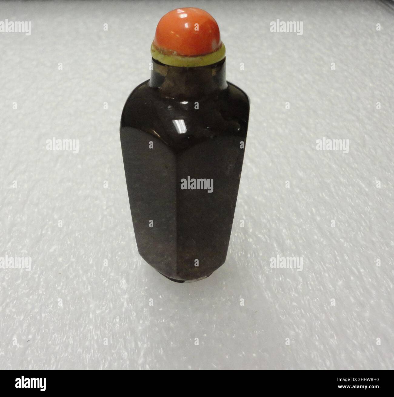 Snuff Bottle early 19th century China. Snuff Bottle. China. early 19th ...