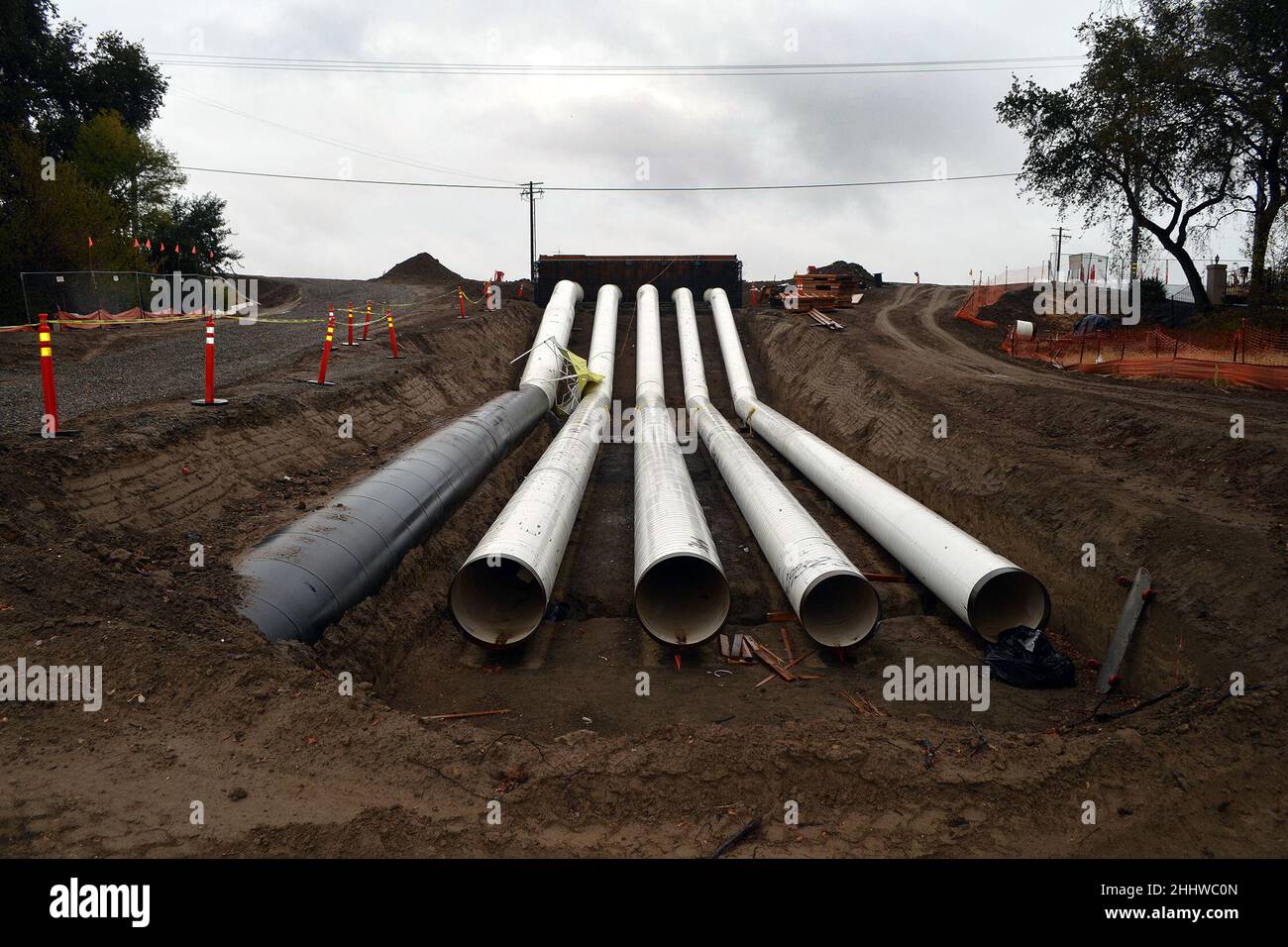 Pumping plant hi-res stock photography and images - Alamy