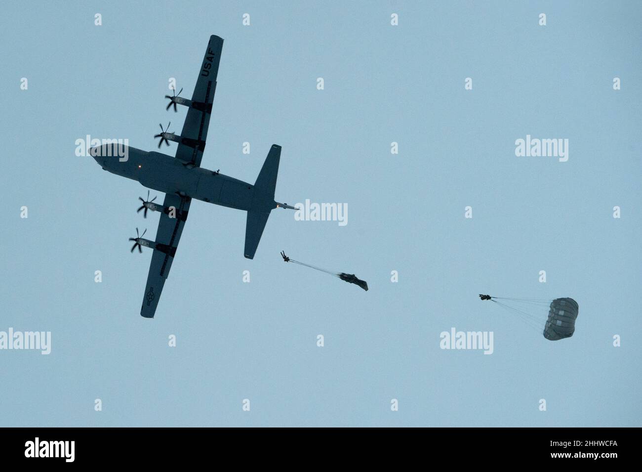U.S. Air Force tactical air control party (TACP) specialists assigned ...