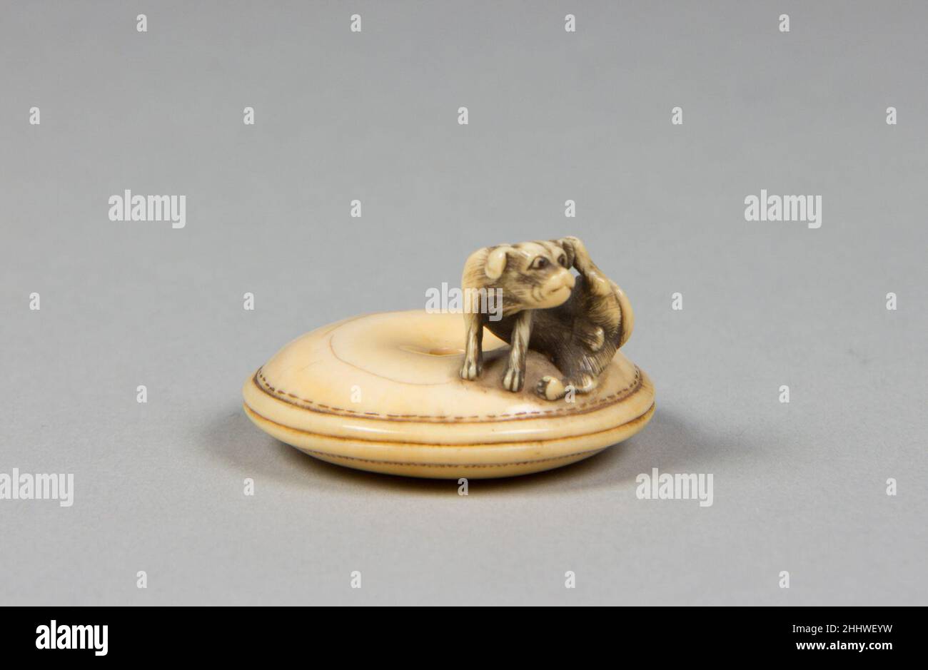 Netsuke 18th century Japan. Netsuke. Japan. 18th century. Ivory. Edo ...
