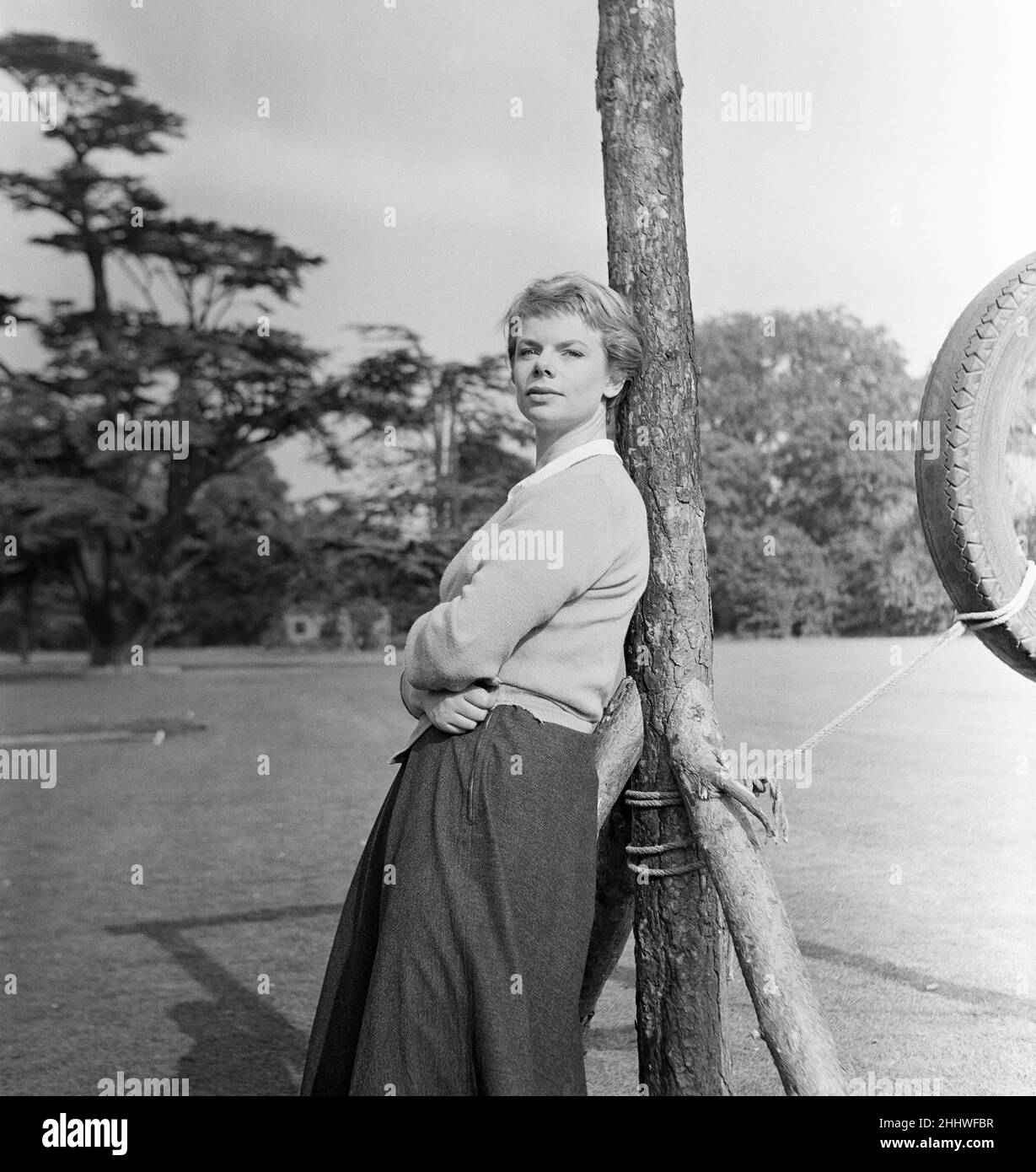 24 year old actress Jill Bennett. 12th August 1955 Stock Photo - Alamy