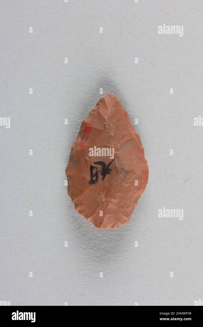 Arrowhead ancient projectile point hi-res stock photography and images ...