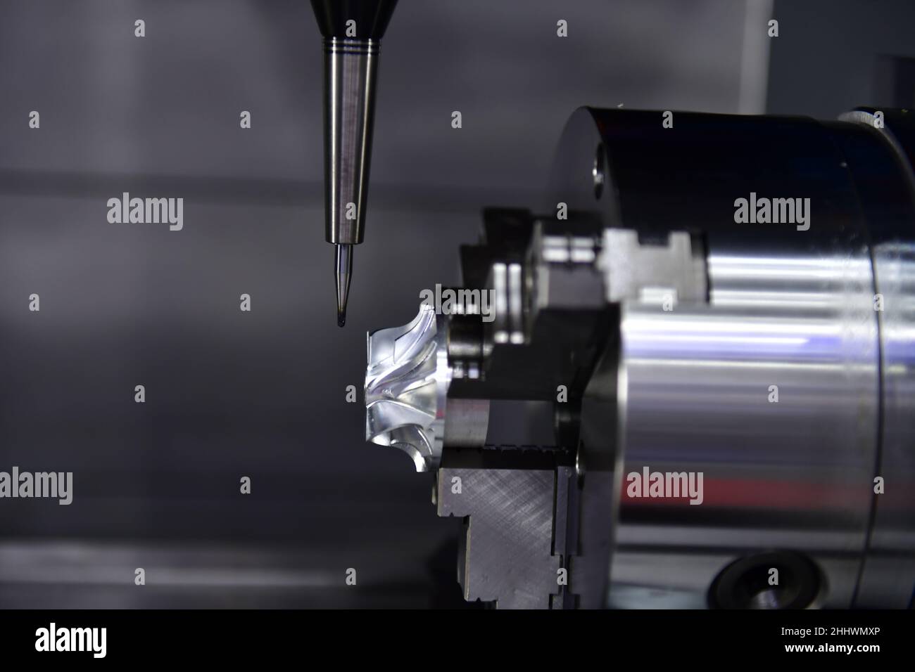 The 5-axis CNC mills machines for design configuration that utilizes a ...