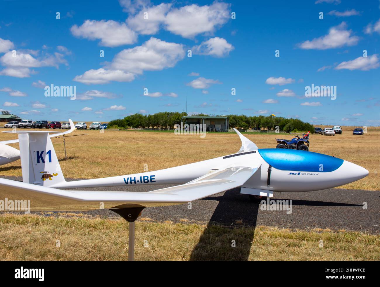 Jonker Sailplane Js 1 Revelation Model Js1c 18 21 Waiting For Tug