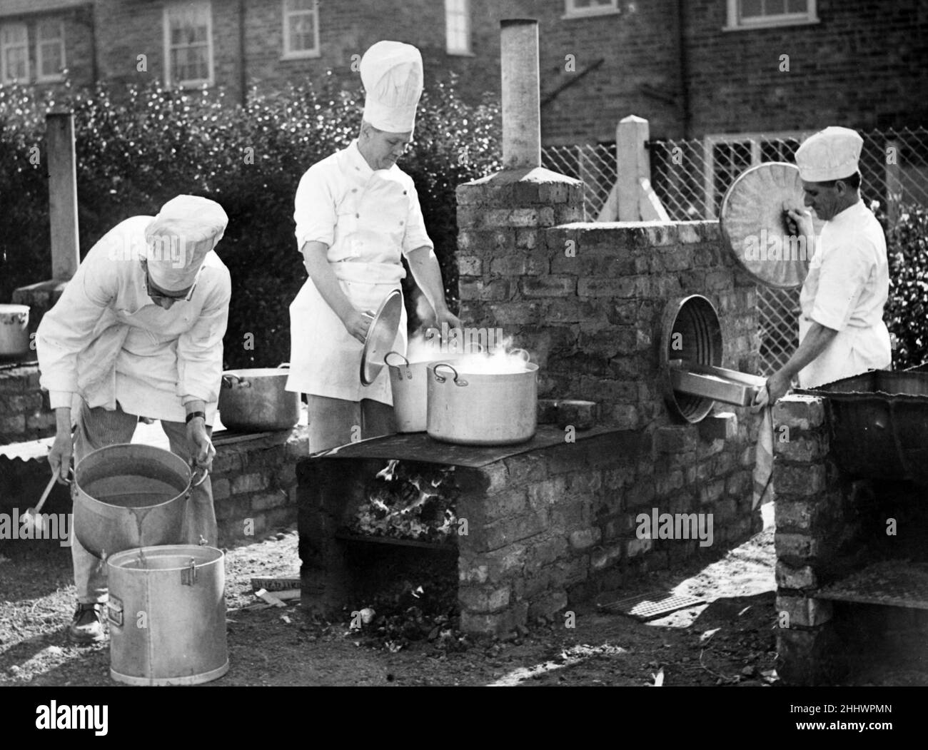 1950s chefs hi-res stock photography and images - Alamy