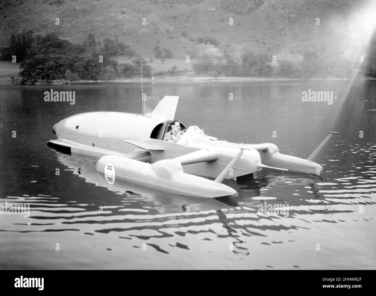 Donald Campbell breaks the Water Speed Record in Bluebird K7 on ...