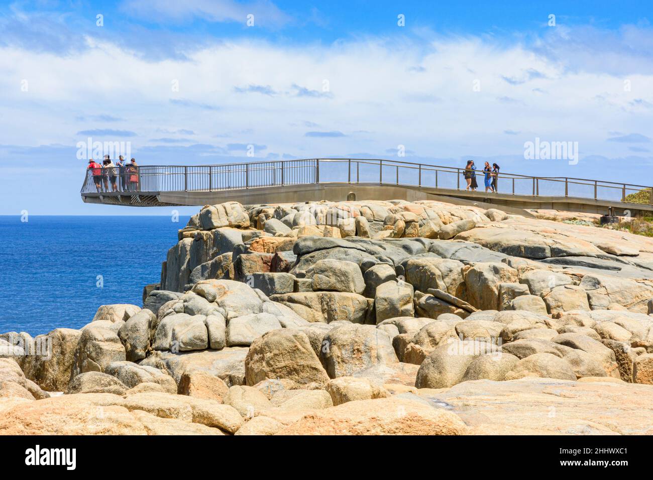Cantilevered viewing deck hi-res stock photography and images - Alamy