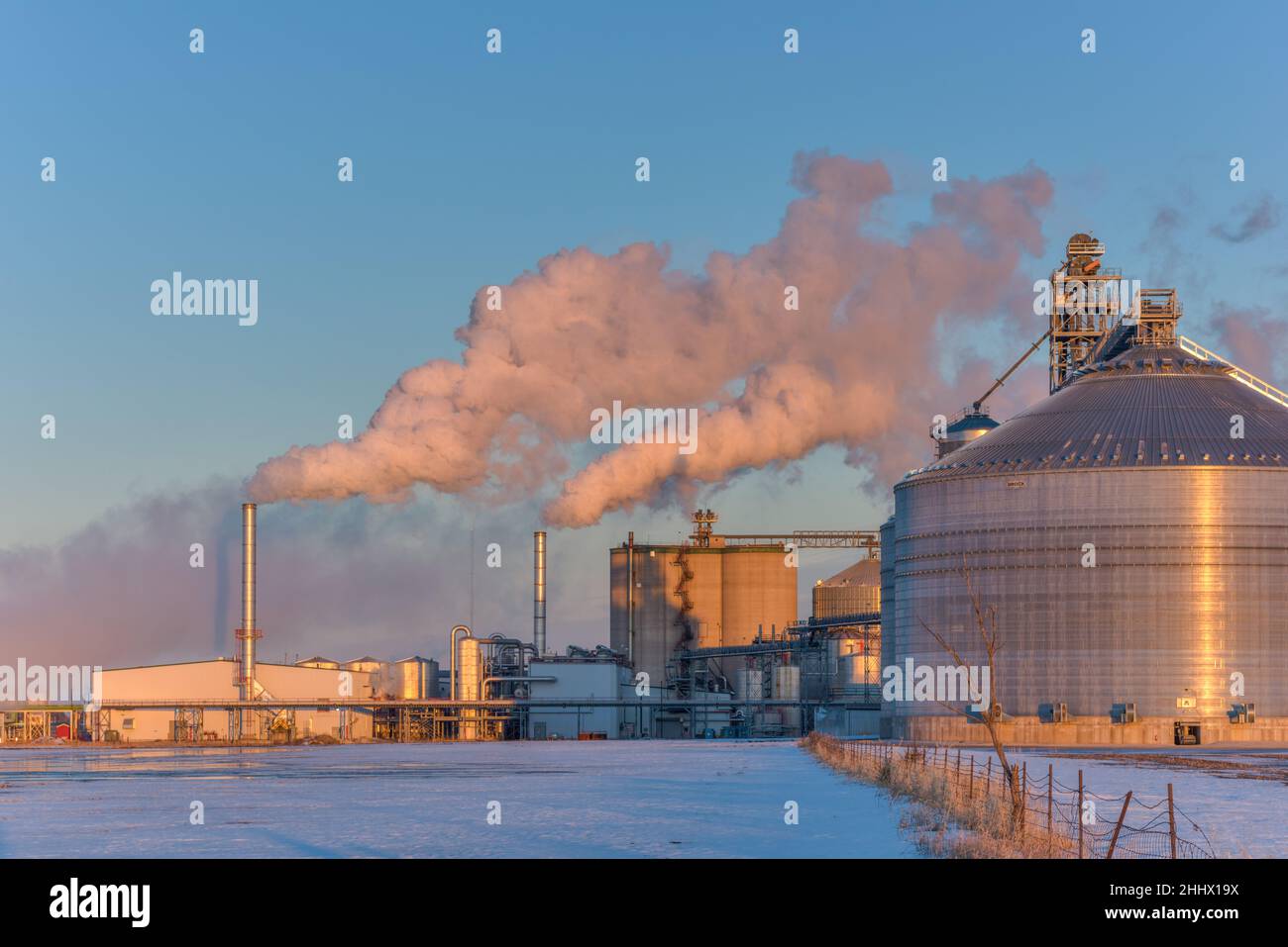 Steam plumes surrounding ethanol plant during winter production run ...