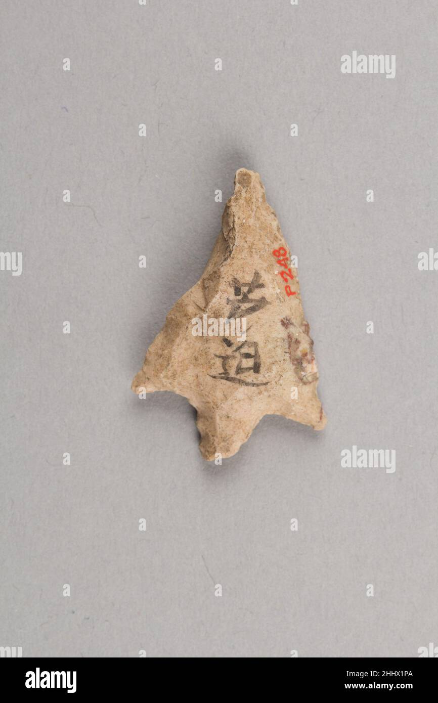 Arrowhead ancient projectile point hi-res stock photography and images ...