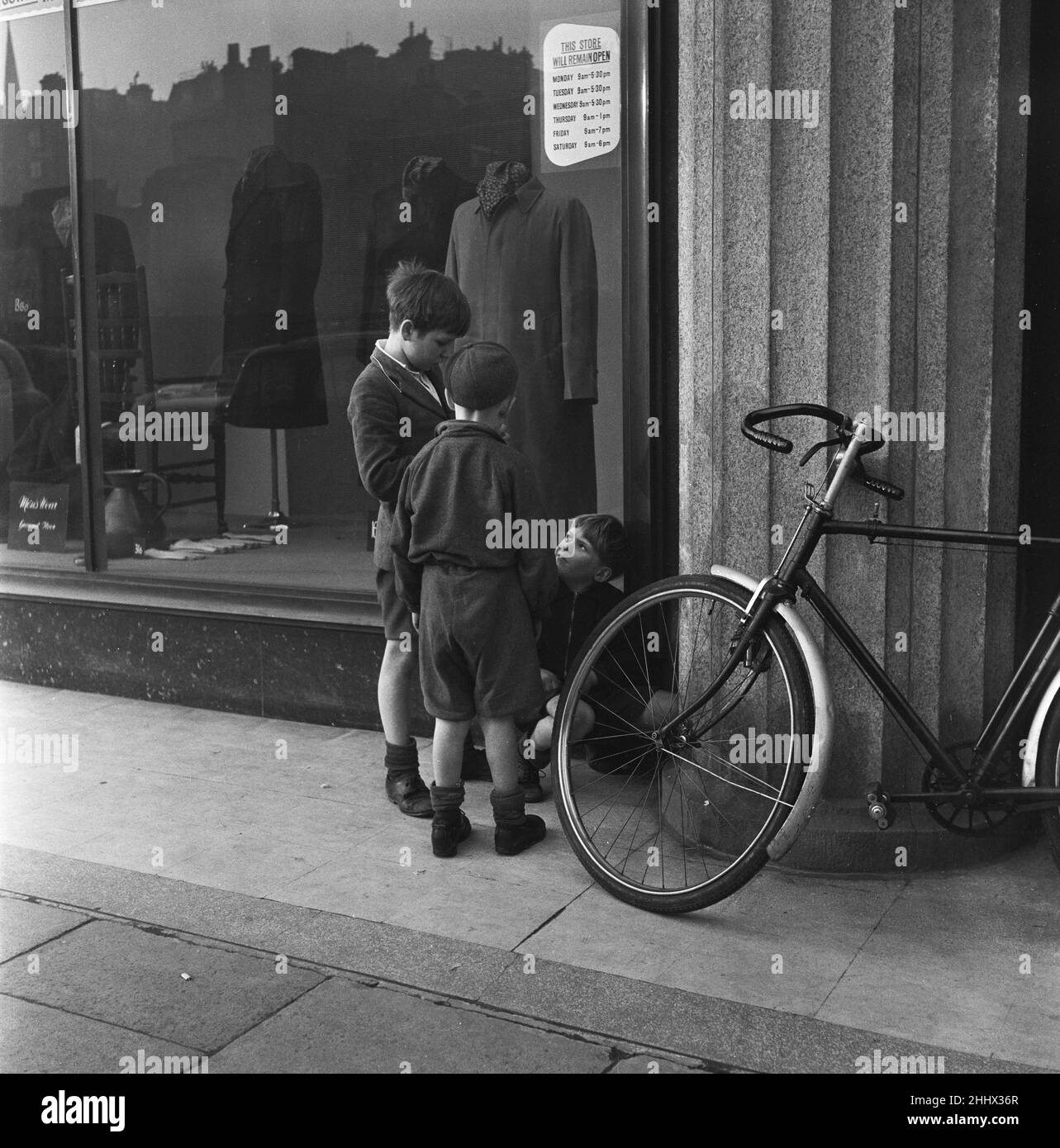 1950s London Shops High Resolution Stock Photography and Images - Alamy