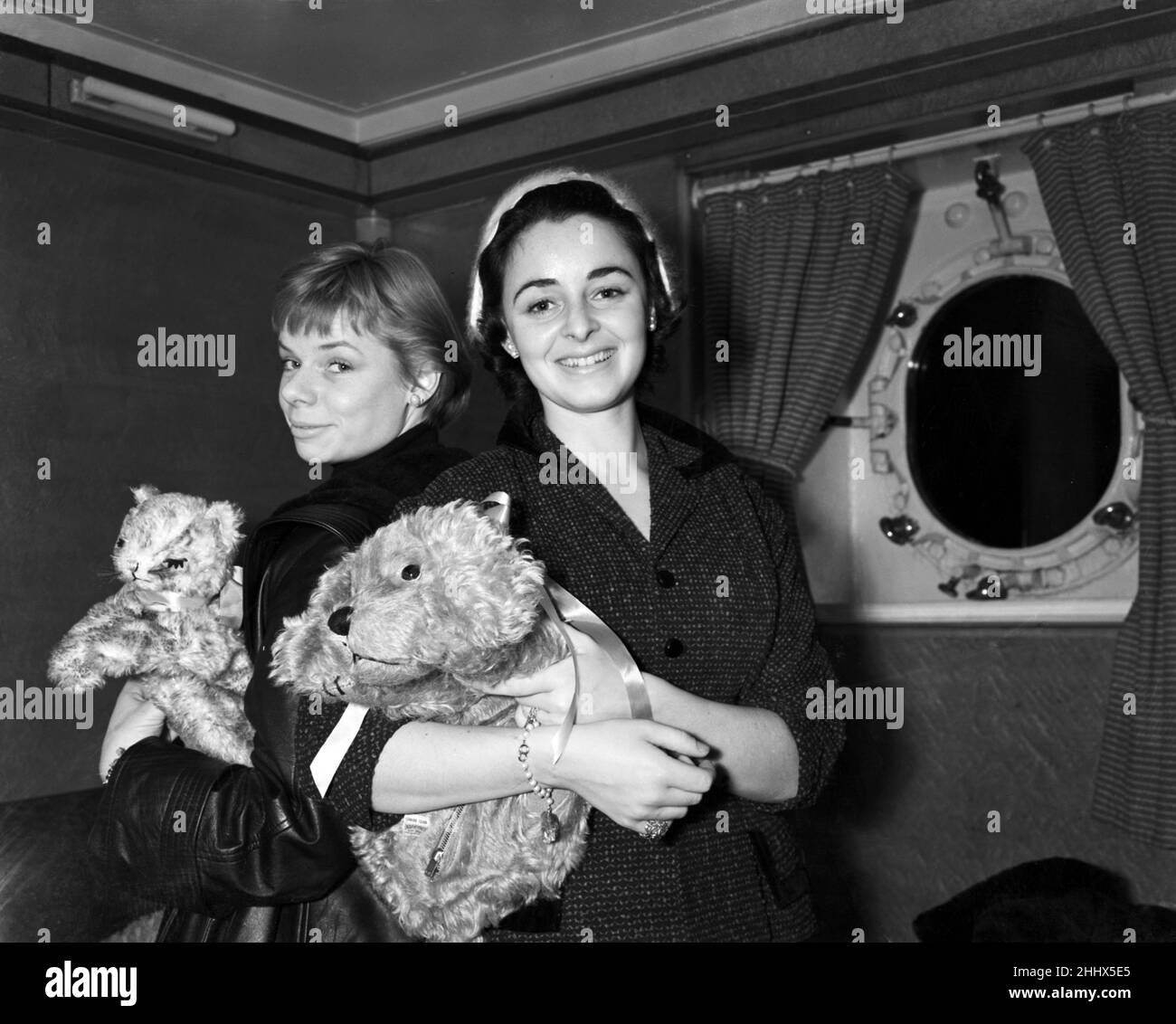 Arriving on the "Queen Mary" from New York. Returning from Hollywood ...