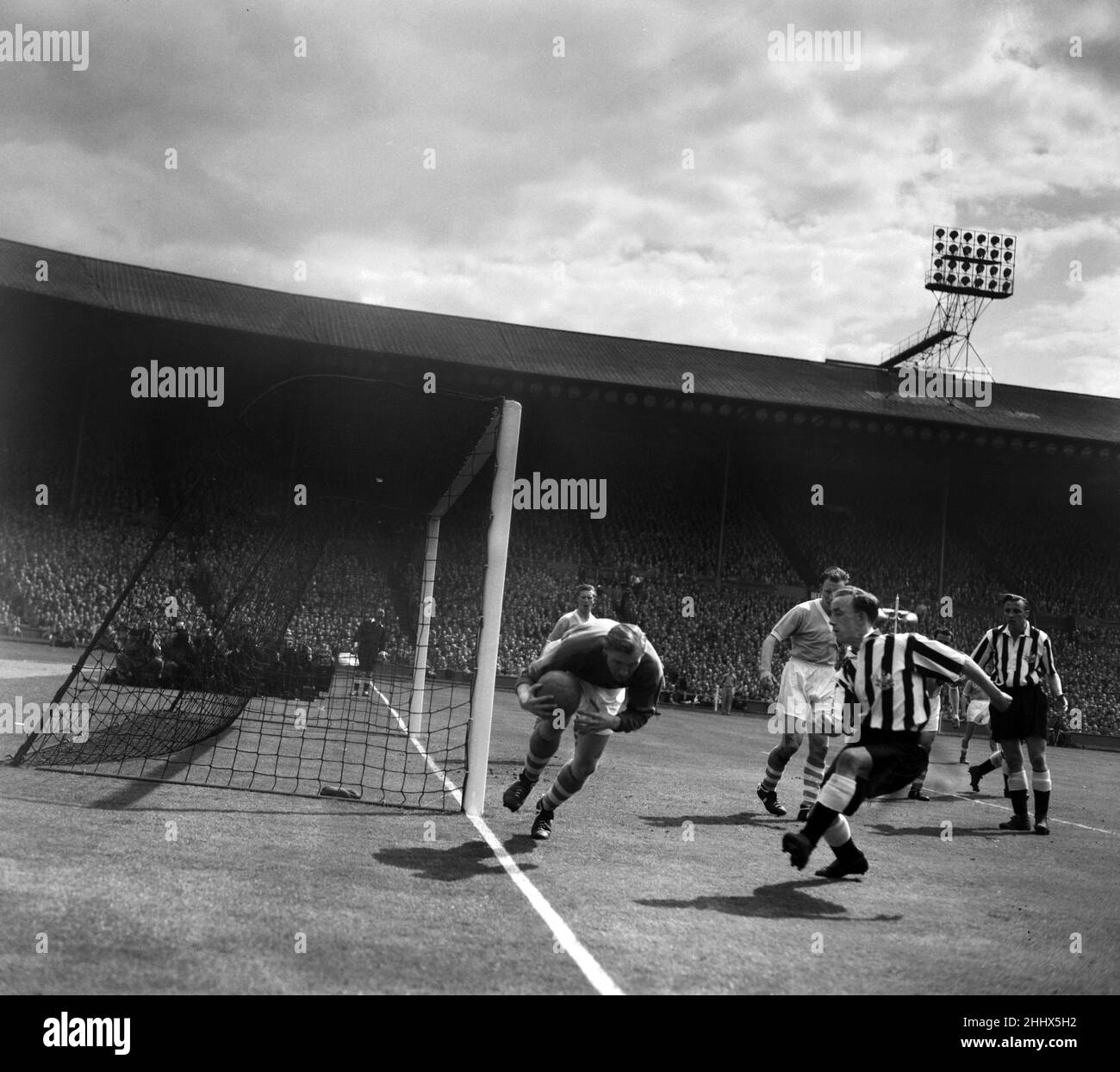 The 1955 FA Cup Final was contested by Newcastle United and Manchester ...