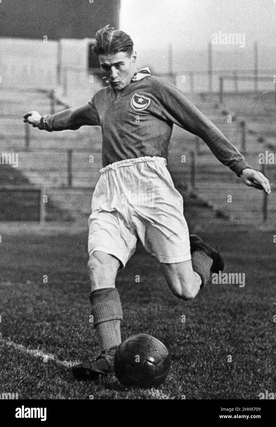 Jimmy Dickinson Portsmouth football player 1946-1965, Jimmy Dickinson ...